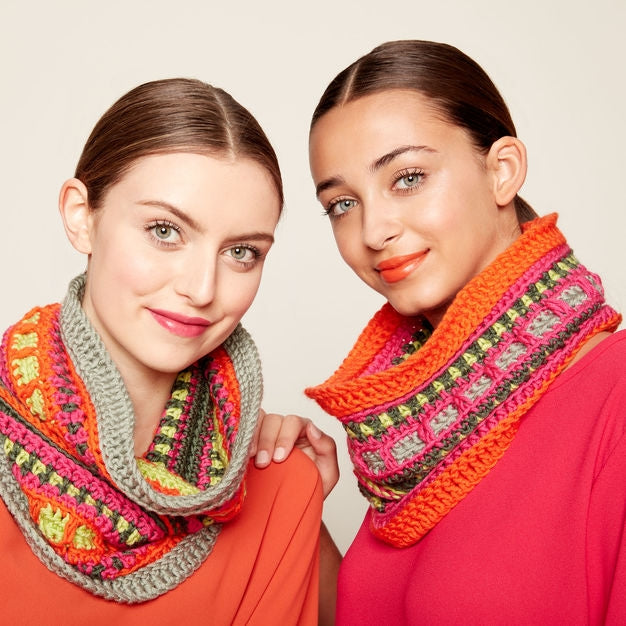 KNITTING PATTERN - Caron x Pantone Sampler Crochet Cowl – Readicut