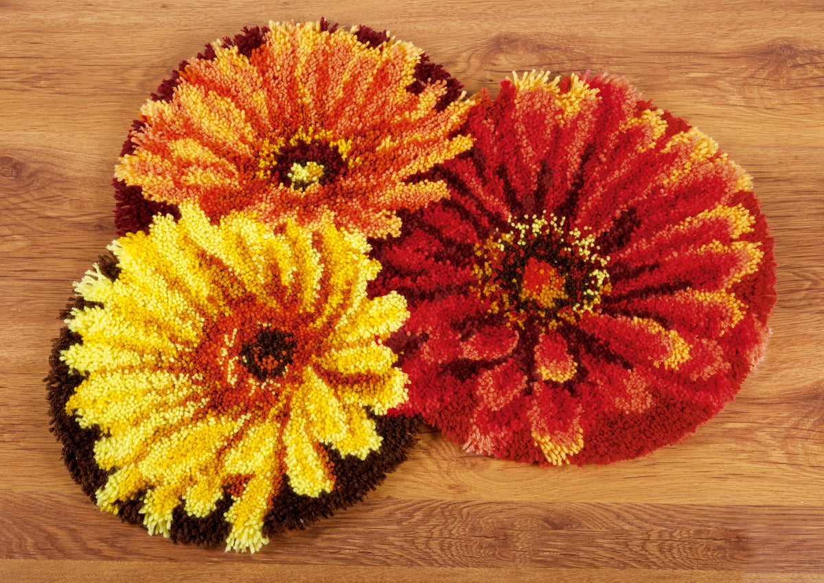 Vervaco Latch Hook Kit: Shaped Rug: Flower PN-0149415 – Readicut
